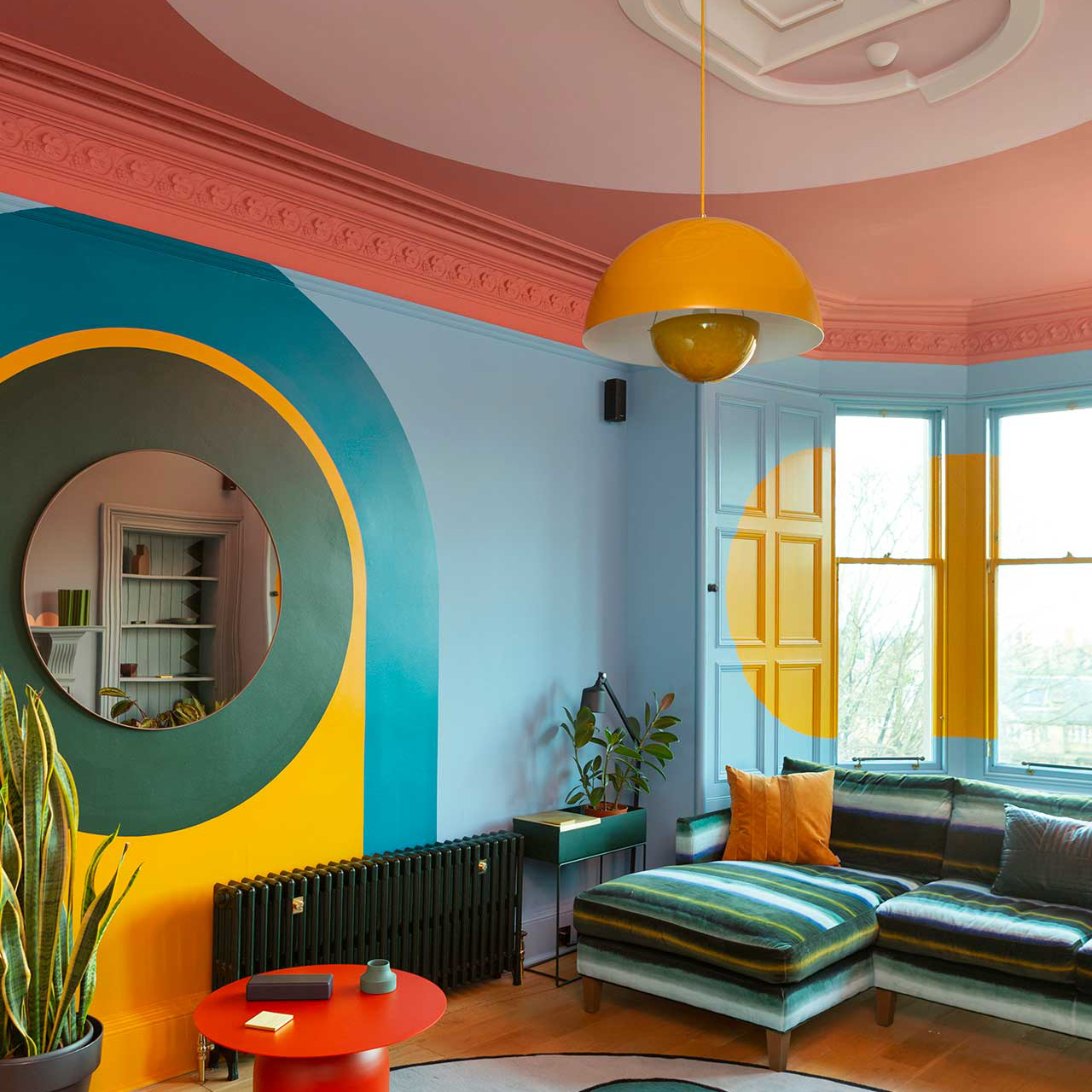 Efficient and Multi-Functional: The Bedside Lamp Charging Station ...