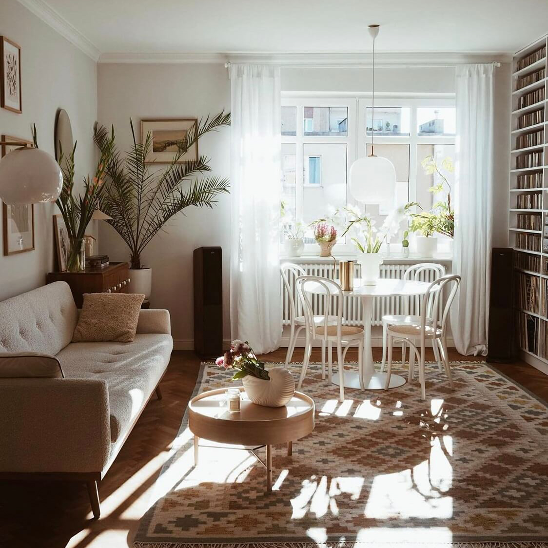 Sparkling Gold Lava Lamps: A Luxurious Choice for Modern Decor ...